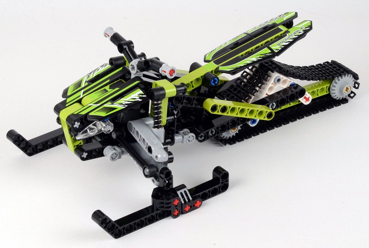 Lego Technic 42021 - Sněžný skútr - Hračky Domino